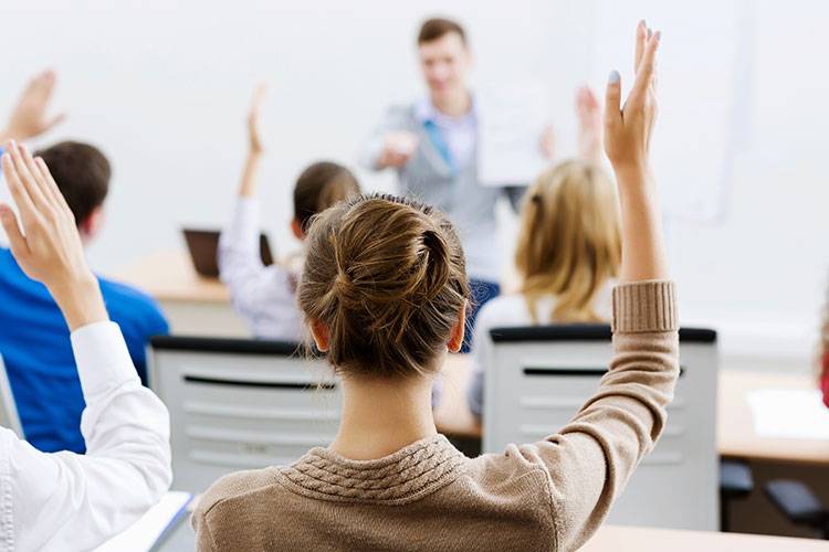 Online Class Vs Traditional Class Which One Is Right For You Online Class Vs Traditional Class Which One Is Right For You